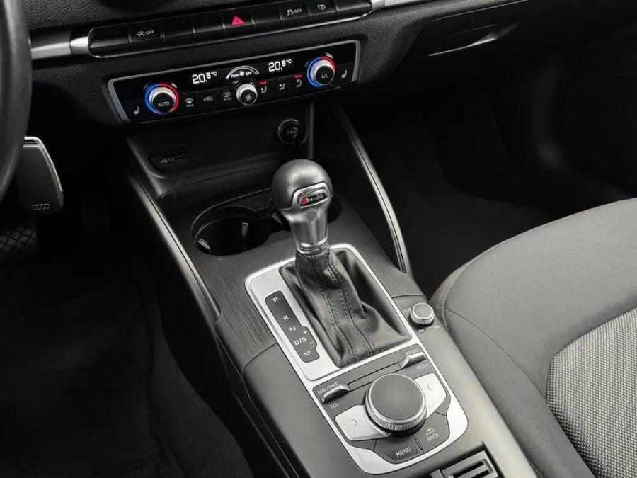 White Audi A3 2017 in Riga, with an engine capacity of 1.50 L and mileage of 153 thousand km for 13900 €, photo 17 on AUTOMOTO.COM.LV