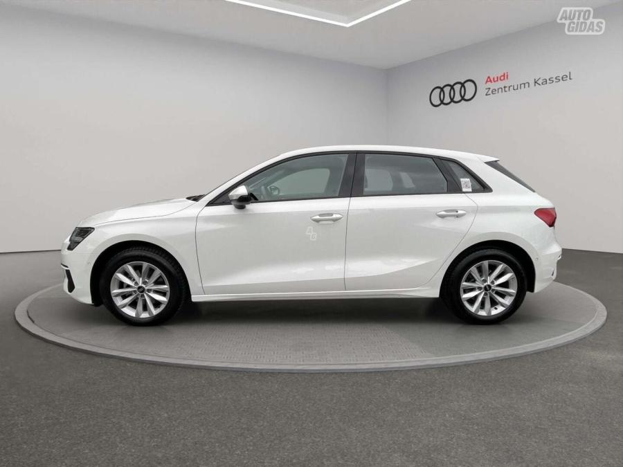 Balts Audi A3 2023 Kauņa, ar dzinēja tilpumu 1.00 L un nobraukumu 11 tūkst. km par 27972 €, foto 4 vietnē AUTOMOTO.COM.LV