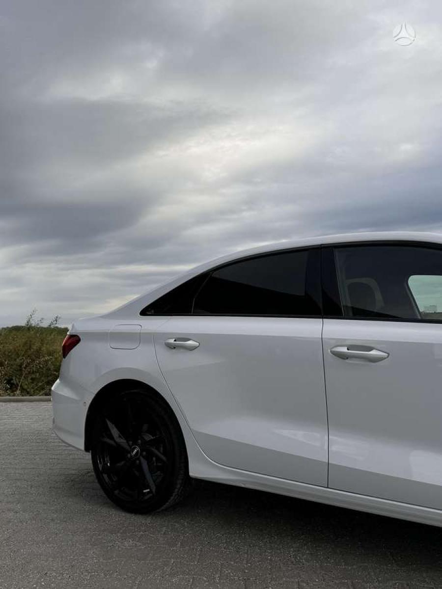 White Audi A3 2024 in Klaipeda, with an engine capacity of 2.00 L and mileage of 43 thousand km for 25500 €, photo 8 on AUTOMOTO.COM.LV
