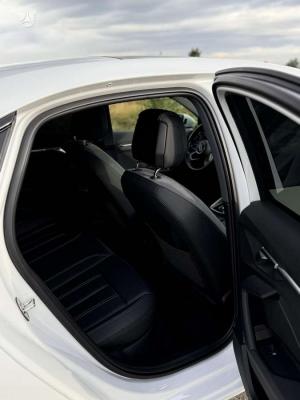 White Audi A3 2024 in Klaipeda, with an engine capacity of 2.00 L and mileage of 43 thousand km for 25500 €, photo 11 on AUTOMOTO.COM.LV
