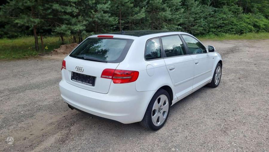 Balts Audi A3 2009 Viļņa, ar dzinēja tilpumu 1.40 L un nobraukumu 213 tūkst. km par 4300 €, foto 28 vietnē AUTOMOTO.COM.LV