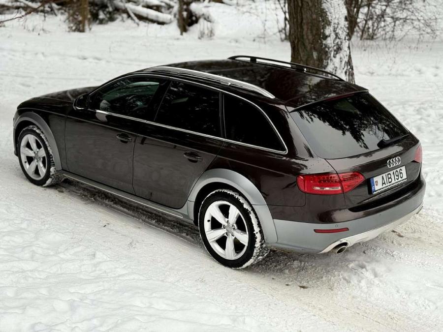 Black Audi A4 Allroad 2010 in Vilnius, with an engine capacity of 2.97 L and mileage of 298 thousand km for 6000 €, photo 4 on AUTOMOTO.COM.LV