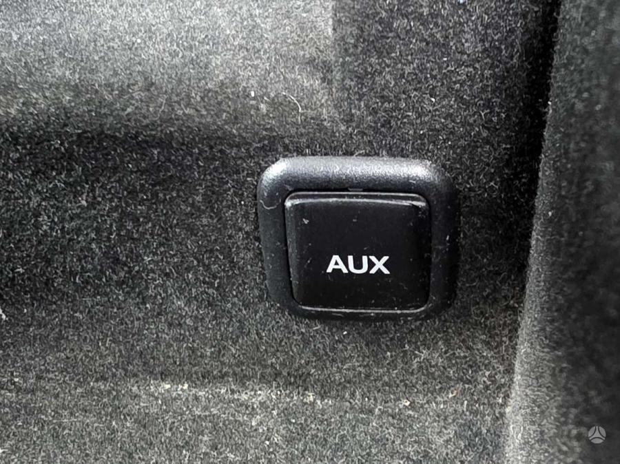 Black Audi A4 Allroad 2010 in Taurage, with an engine capacity of 1.97 L and mileage of 306 thousand km for 6500 €, photo 32 on AUTOMOTO.COM.LV