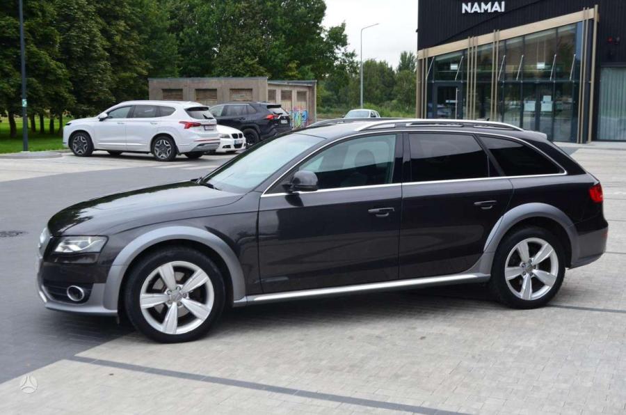 Melns Audi A4 Allroad 2010 Šauļi, ar dzinēja tilpumu 2.97 L un nobraukumu 310 tūkst. km par 6000 €, foto 23 vietnē AUTOMOTO.COM.LV