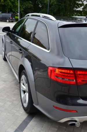 Melns Audi A4 Allroad 2010 Šauļi, ar dzinēja tilpumu 2.97 L un nobraukumu 310 tūkst. km par 6000 €, foto 26 vietnē AUTOMOTO.COM.LV