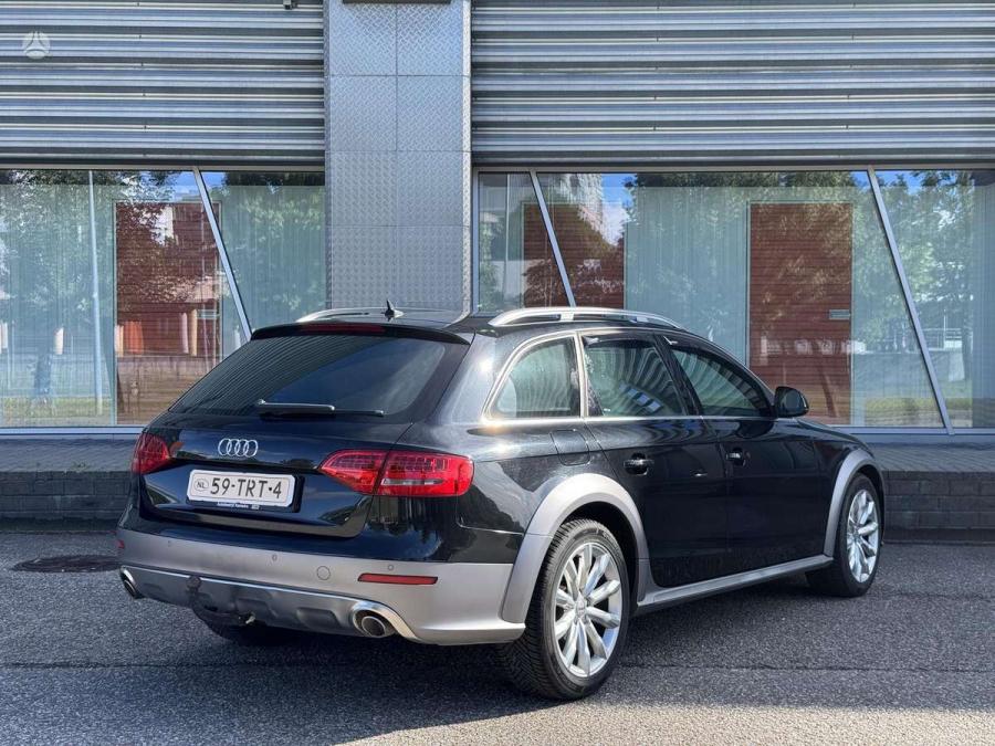Melns Audi A4 Allroad 2010 Viļņa, ar dzinēja tilpumu 2.97 L un nobraukumu 348 tūkst. km par 5950 €, foto 4 vietnē AUTOMOTO.COM.LV