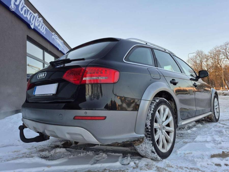 Melns Audi A4 Allroad 2011 Tauragė, ar dzinēja tilpumu 1.97 L un nobraukumu 257 tūkst. km par 5899 €, foto 14 vietnē AUTOMOTO.COM.LV