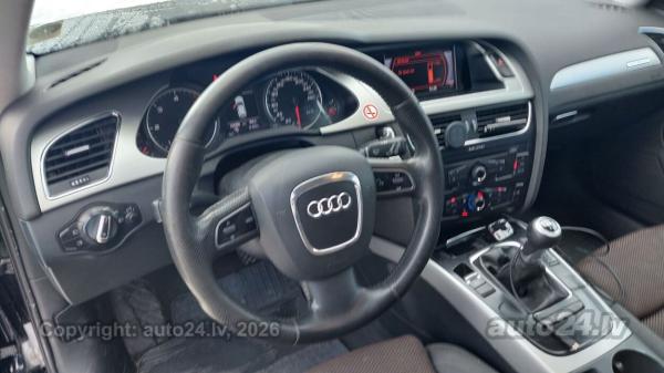 Melns Audi A4 Allroad 2011 Tallina, ar dzinēja tilpumu 2.00 L un nobraukumu 0 tūkst. km par 7000 €, foto 11 vietnē AUTOMOTO.COM.LV