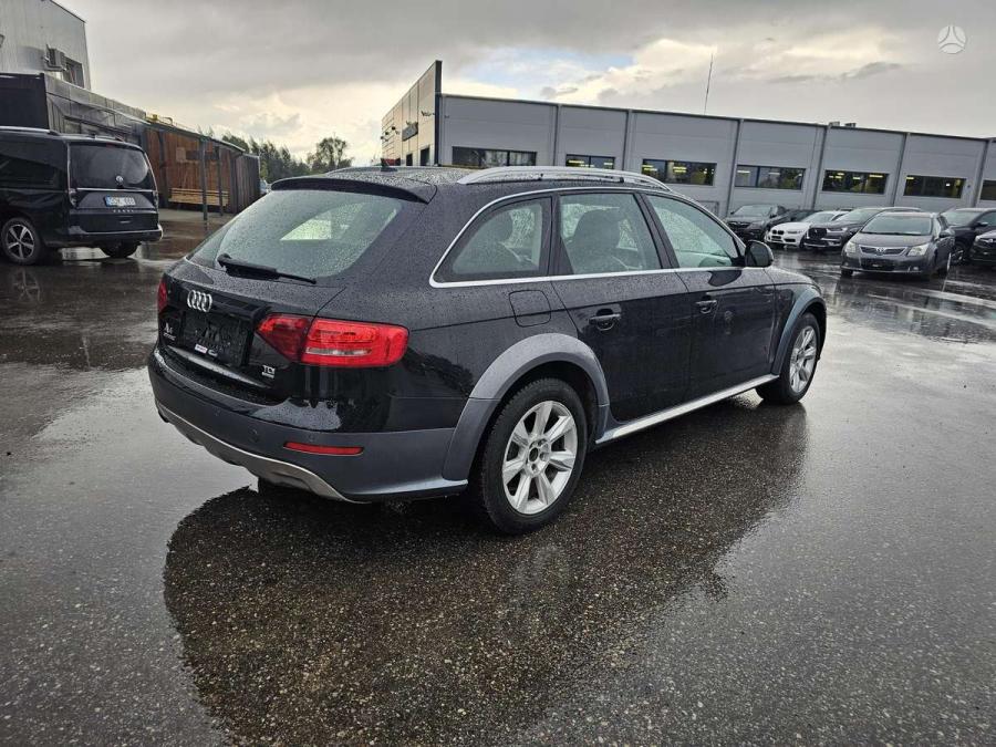 Melns Audi A4 Allroad 2011 Ukmergė, ar dzinēja tilpumu 1.97 L un nobraukumu 240 tūkst. km par 5999 €, foto 7 vietnē AUTOMOTO.COM.LV
