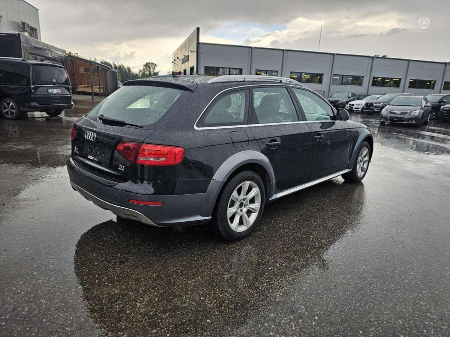 Black Audi A4 Allroad 2011 in Ukmerge, with an engine capacity of 1.97 L and mileage of 237 thousand km for 5999 €, photo 6 on AUTOMOTO.COM.LV
