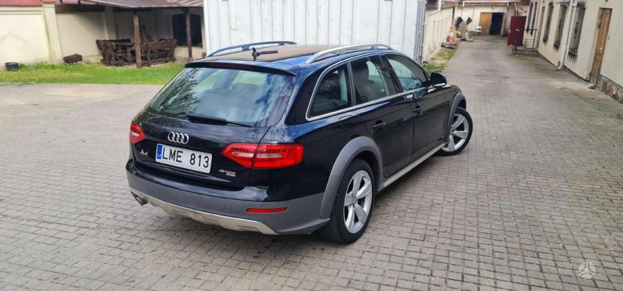 Melns Audi A4 Allroad 2012 Viļņa, ar dzinēja tilpumu 1.97 L un nobraukumu 358 tūkst. km par 8500 €, foto 4 vietnē AUTOMOTO.COM.LV