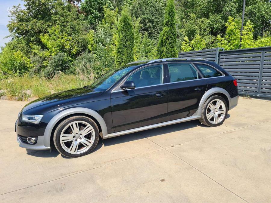 Black Audi A4 Allroad 2012 in Kaunas, with an engine capacity of 2.97 L and mileage of 254 thousand km for 9500 €, photo 3 on AUTOMOTO.COM.LV