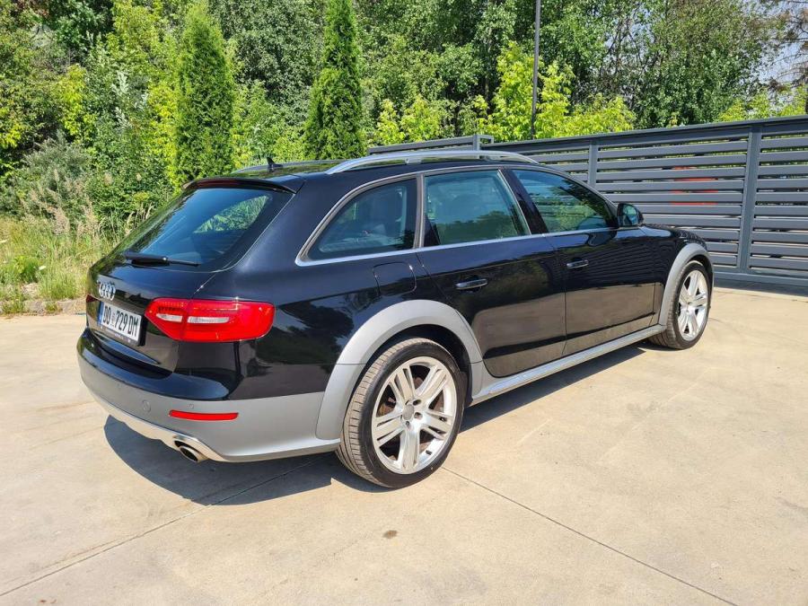 Black Audi A4 Allroad 2012 in Kaunas, with an engine capacity of 2.97 L and mileage of 254 thousand km for 9500 €, photo 6 on AUTOMOTO.COM.LV