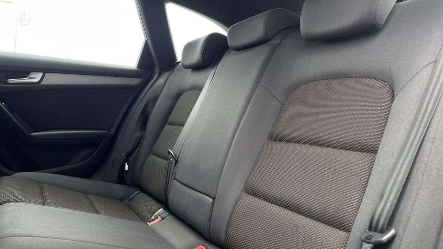Melns Audi A4 Allroad 2012 Marijampole, ar dzinēja tilpumu 1.97 L un nobraukumu 264 tūkst. km par 8490 €, foto 16 vietnē AUTOMOTO.COM.LV