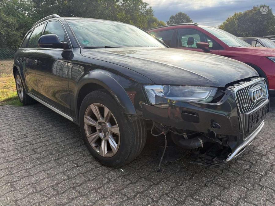 Melns Audi A4 Allroad 2013 Šauļi, ar dzinēja tilpumu 1.97 L un nobraukumu 302 tūkst. km par 4600 €, foto 3 vietnē AUTOMOTO.COM.LV