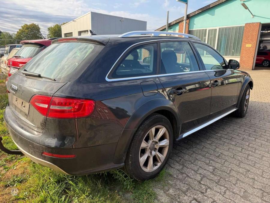 Melns Audi A4 Allroad 2013 Šauļi, ar dzinēja tilpumu 1.97 L un nobraukumu 302 tūkst. km par 4600 €, foto 5 vietnē AUTOMOTO.COM.LV