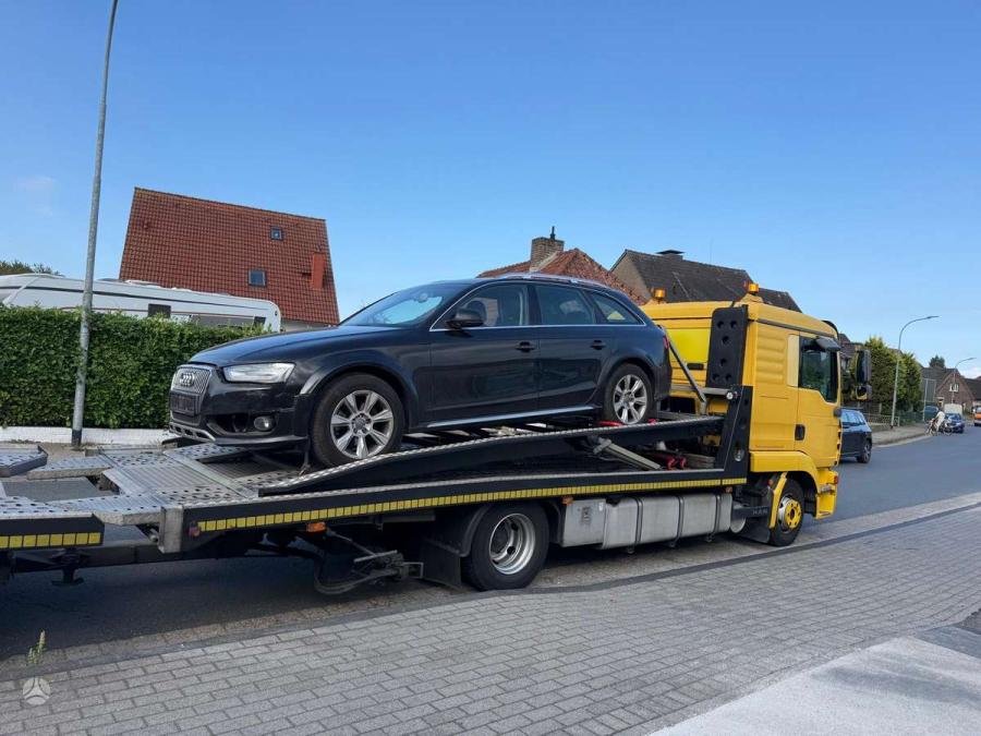 Melns Audi A4 Allroad 2013 Šauļi, ar dzinēja tilpumu 1.97 L un nobraukumu 302 tūkst. km par 4600 €, foto 8 vietnē AUTOMOTO.COM.LV