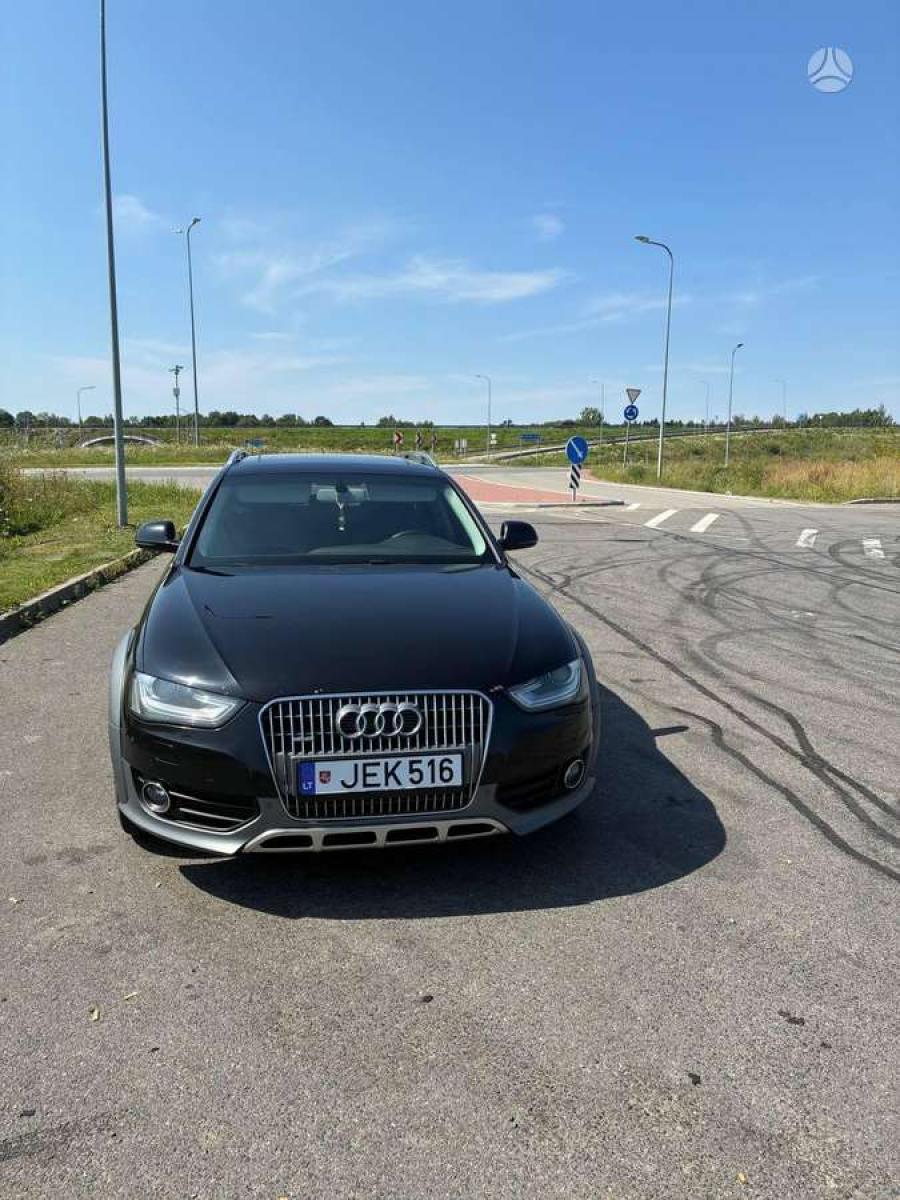 Melns Audi A4 Allroad 2013 Panevēža, ar dzinēja tilpumu 3.00 L un nobraukumu 383 tūkst. km par 7400 €, foto 4 vietnē AUTOMOTO.COM.LV
