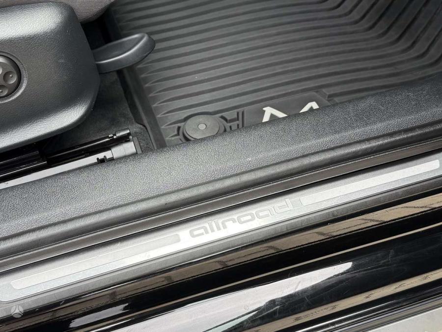 Black Audi A4 Allroad 2016 in Prienai, with an engine capacity of 1.97 L and mileage of 213 thousand km for 12850 €, photo 36 on AUTOMOTO.COM.LV