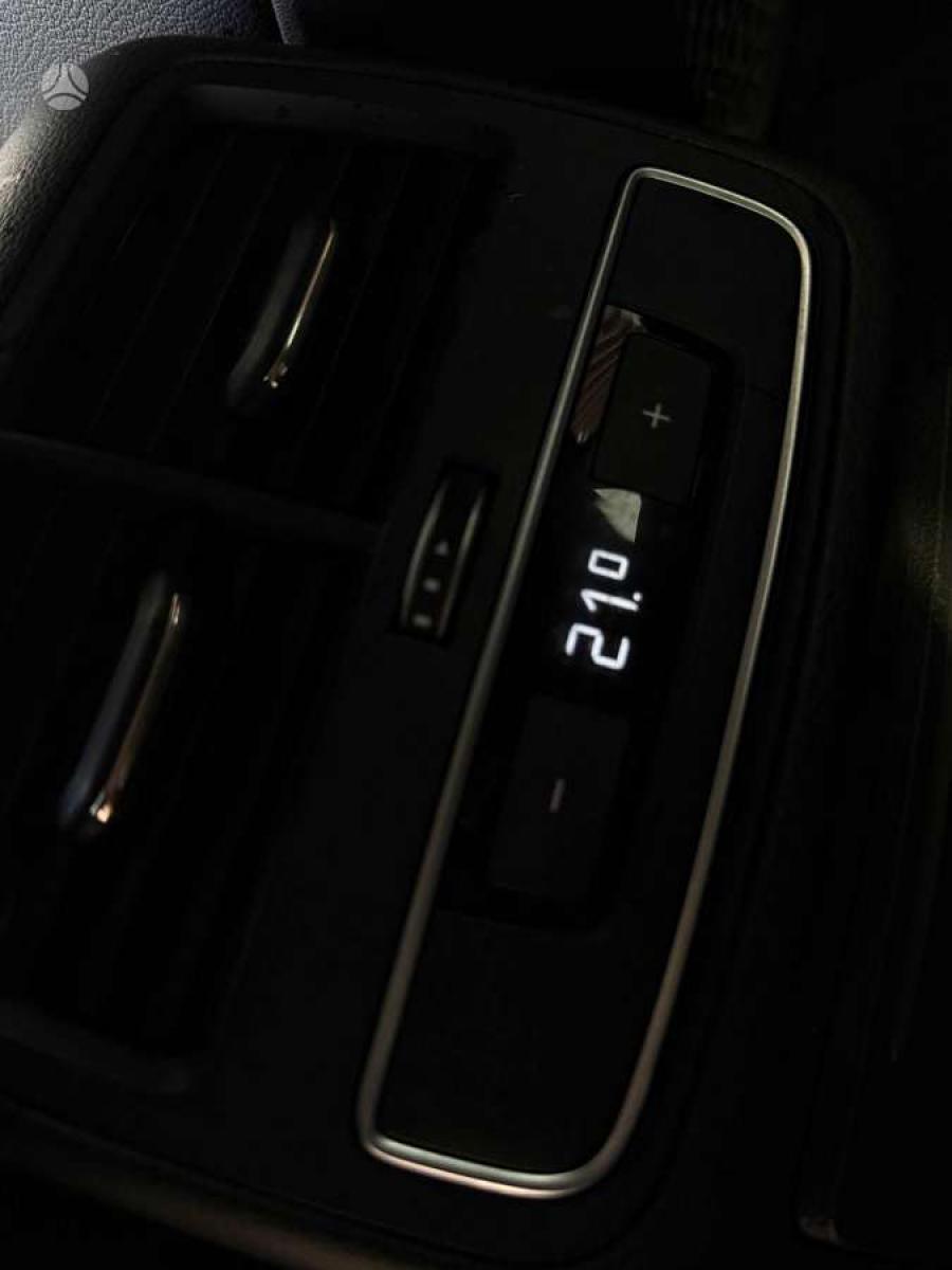 Black Audi A4 Allroad 2017 in Klaipeda, with an engine capacity of 0.00 L and mileage of 325 thousand km for 12550 €, photo 23 on AUTOMOTO.COM.LV