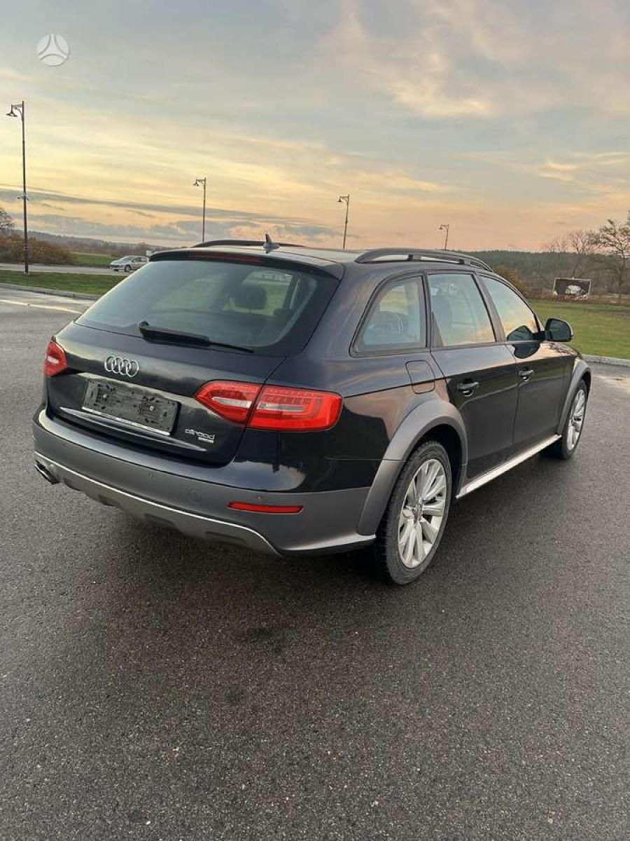 Blue Audi A4 Allroad 2014 in Kaunas, with an engine capacity of 1.97 L and mileage of 175 thousand km for 9000 €, photo 8 on AUTOMOTO.COM.LV