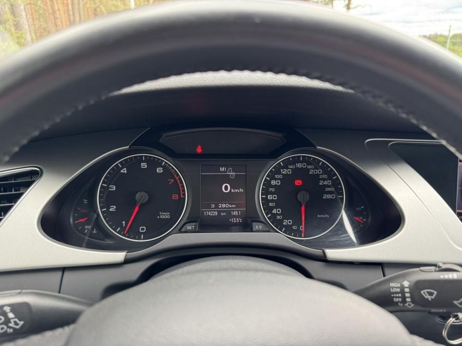 Grey Audi A4 Allroad 2011 in Druskininkai, with an engine capacity of 2.00 L and mileage of 174 thousand km for 7700 €, photo 15 on AUTOMOTO.COM.LV