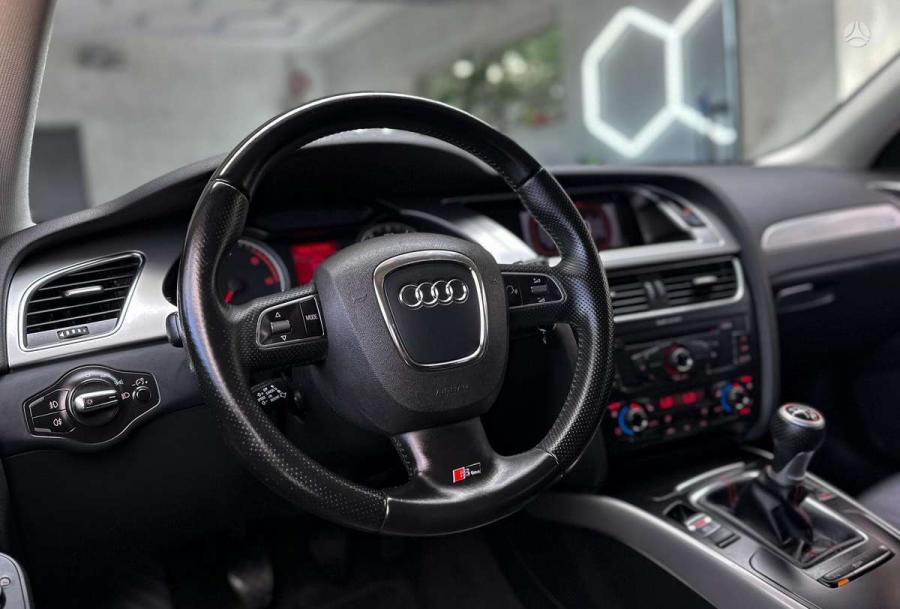 Pelēks Audi A4 Allroad 2012 Kauņa, ar dzinēja tilpumu 1.97 L un nobraukumu 351 tūkst. km par 7600 €, foto 29 vietnē AUTOMOTO.COM.LV