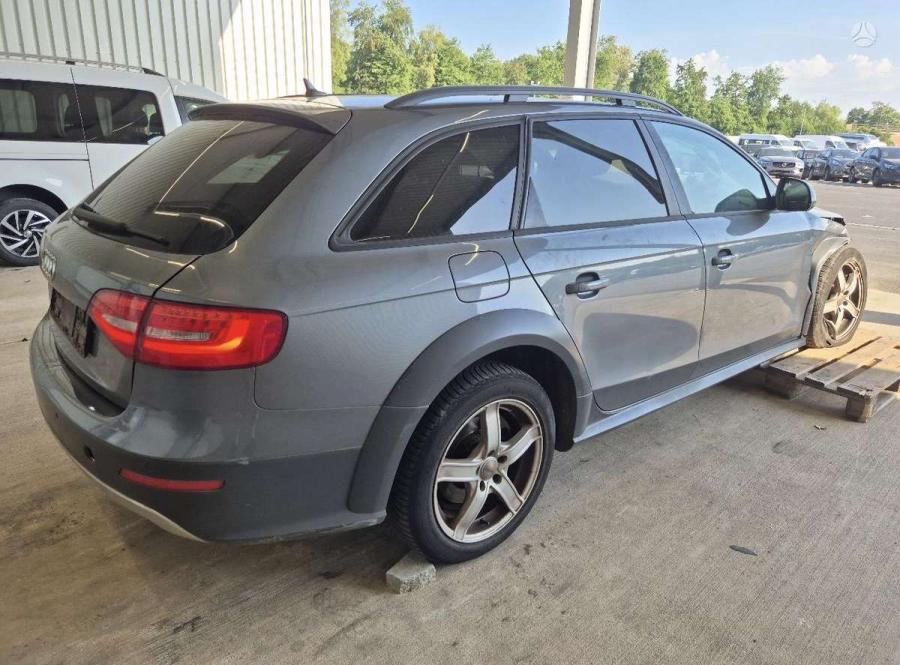 Pelēks Audi A4 Allroad 2012 Utena, ar dzinēja tilpumu 1.97 L un nobraukumu 198 tūkst. km par 3600 €, foto 7 vietnē AUTOMOTO.COM.LV