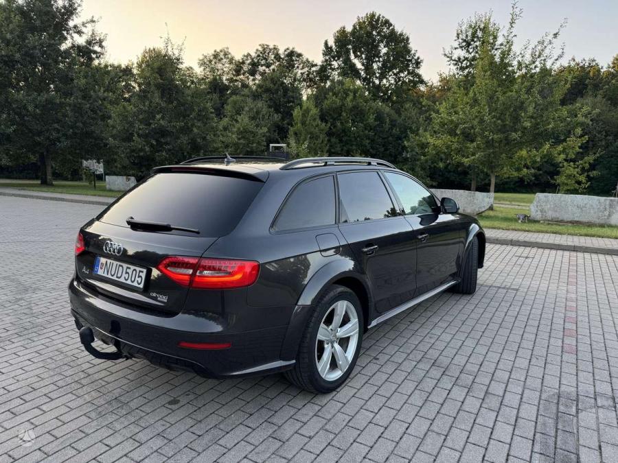 Pelēks Audi A4 Allroad 2012 Tauragė, ar dzinēja tilpumu 1.97 L un nobraukumu 263 tūkst. km par 7800 €, foto 5 vietnē AUTOMOTO.COM.LV