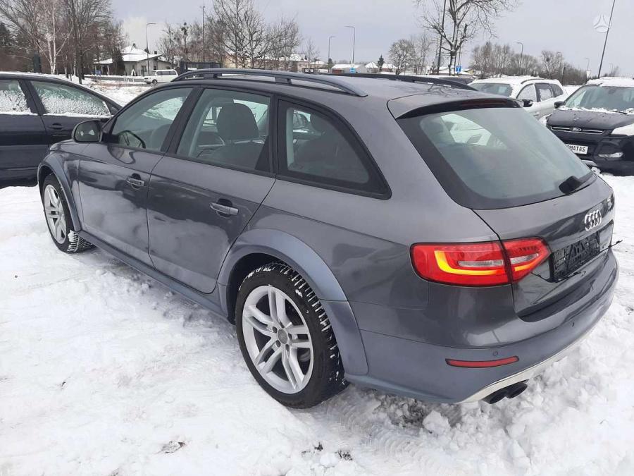 Pelēks Audi A4 Allroad 2013 Kauņa, ar dzinēja tilpumu 1.97 L un nobraukumu 209 tūkst. km par 9950 €, foto 7 vietnē AUTOMOTO.COM.LV