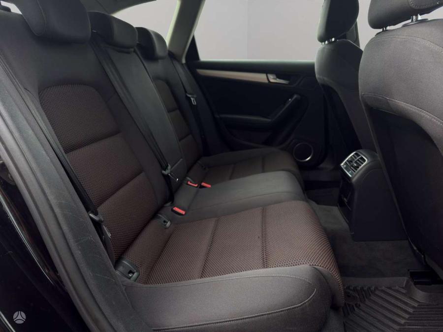 Grey Audi A4 Allroad 2016 in Kaunas, with an engine capacity of 2.00 L and mileage of 248 thousand km for 12999 €, photo 10 on AUTOMOTO.COM.LV
