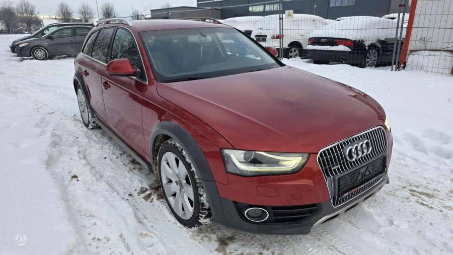 Red Audi A4 Allroad 2014 in Siauliai, with an engine capacity of 1.97 L and mileage of 282 thousand km for 8499 €, photo 7 on AUTOMOTO.COM.LV