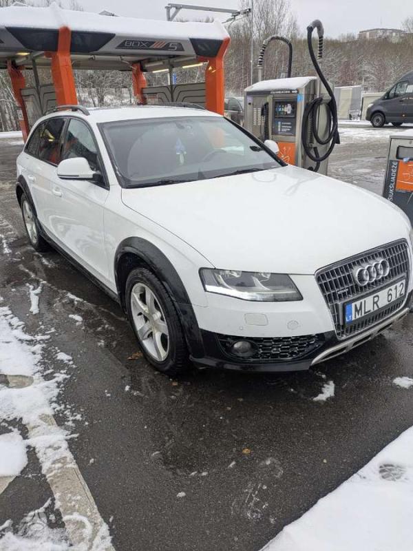 Balts Audi A4 Allroad 2010 Viļņa, ar dzinēja tilpumu 1.97 L un nobraukumu 375 tūkst. km par 5600 €, foto 2 vietnē AUTOMOTO.COM.LV