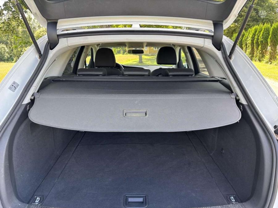 White Audi A4 Allroad 2011 in Varena, with an engine capacity of 1.97 L and mileage of 263 thousand km for 6700 €, photo 13 on AUTOMOTO.COM.LV