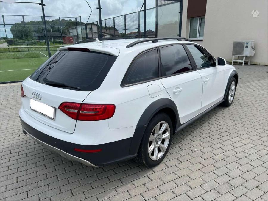 White Audi A4 Allroad 2013 in Klaipeda, with an engine capacity of 1.97 L and mileage of 291 thousand km for 6950 €, photo 7 on AUTOMOTO.COM.LV