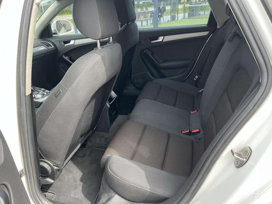 White Audi A4 Allroad 2013 in Klaipeda, with an engine capacity of 1.97 L and mileage of 291 thousand km for 6950 €, photo 11 on AUTOMOTO.COM.LV