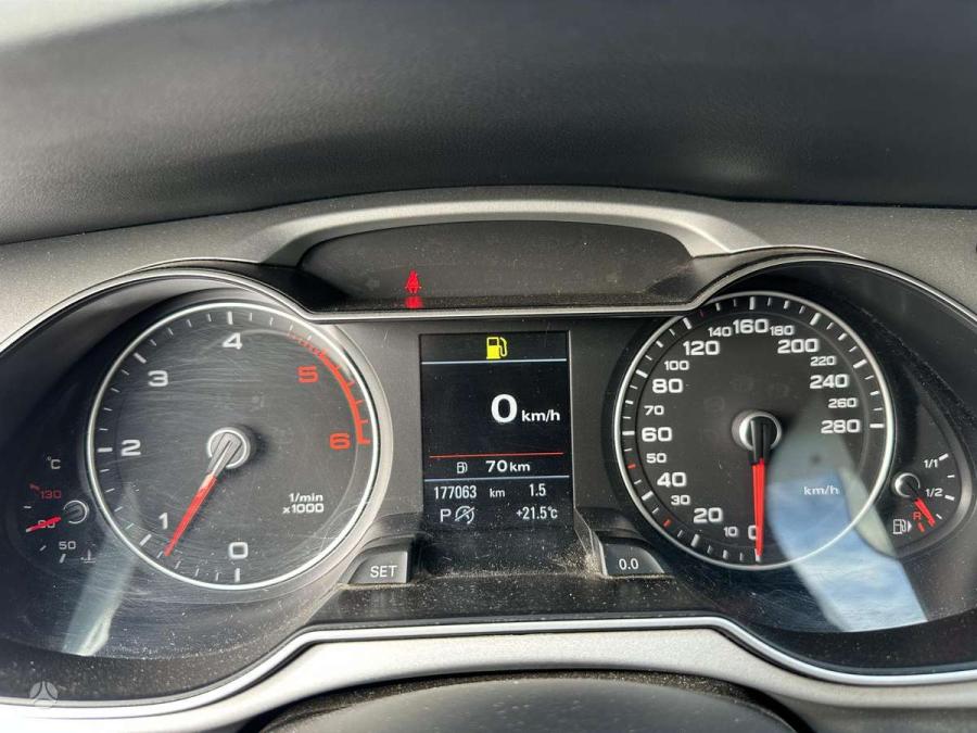 White Audi A4 Allroad 2015 in Taurage, with an engine capacity of 2.97 L and mileage of 177 thousand km for 10000 €, photo 9 on AUTOMOTO.COM.LV