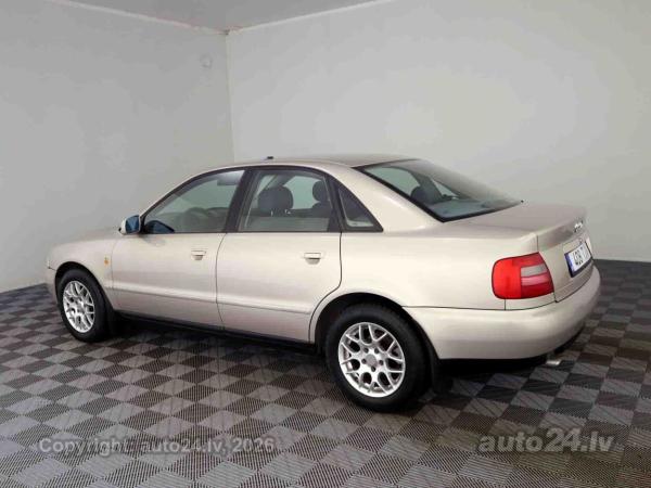 Beige Audi A4 1998 in Tallinn, with an engine capacity of 1.80 L and mileage of 186 thousand km for 1199 €, photo 4 on AUTOMOTO.COM.LV