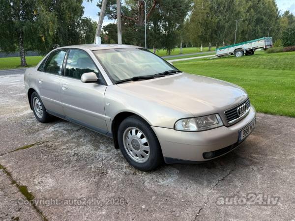 Ауди А4 2000 в Пярну на AUTOMOTO.COM.LV Бежевый Ауди А4 2000 в Пярну, объемом двигателя 1.60 л и пробегом 256 тыс. км за 1000 €, фото 1 на AUTOMOTO.COM.LV