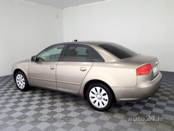 Smilšu krāsa Audi A4 2005 Tallina, ar dzinēja tilpumu 1.60 L un nobraukumu 294 tūkst. km par 1199 €, foto 4 vietnē AUTOMOTO.COM.LV