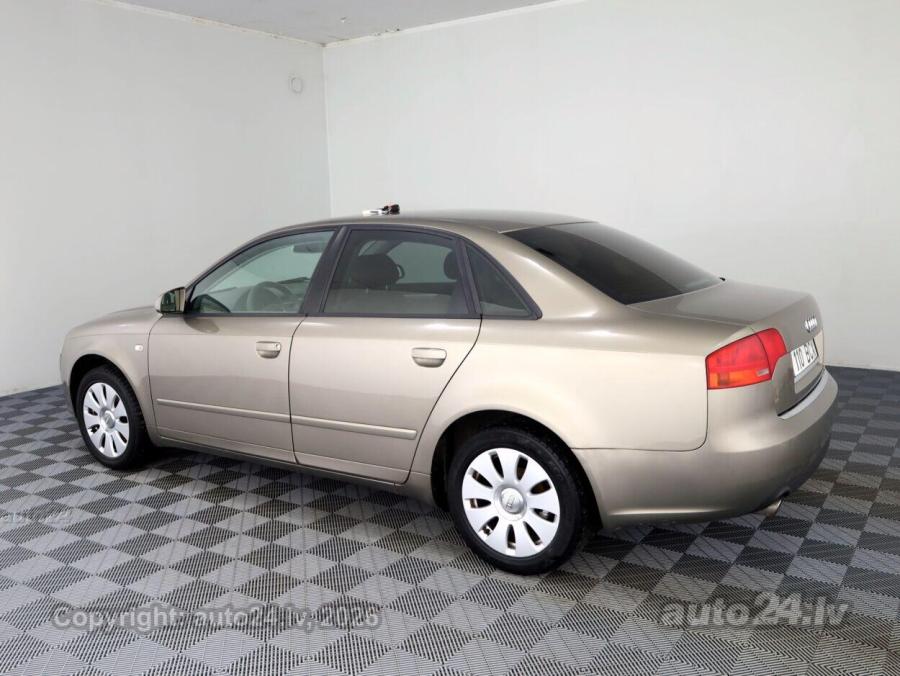Smilšu krāsa Audi A4 2005 Tallina, ar dzinēja tilpumu 1.60 L un nobraukumu 294 tūkst. km par 1199 €, foto 4 vietnē AUTOMOTO.COM.LV