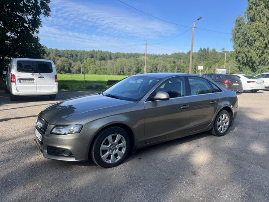 Smilšu krāsa Audi A4 2008 Tallina, ar dzinēja tilpumu 1.80 L un nobraukumu 245 tūkst. km par 4200 €, foto 3 vietnē AUTOMOTO.COM.LV