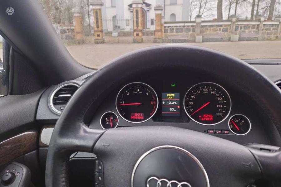 Black Audi A4 2004 in Vilnius, with an engine capacity of 2.50 L and mileage of 2240 thousand km for 2350 €, photo 6 on AUTOMOTO.COM.LV
