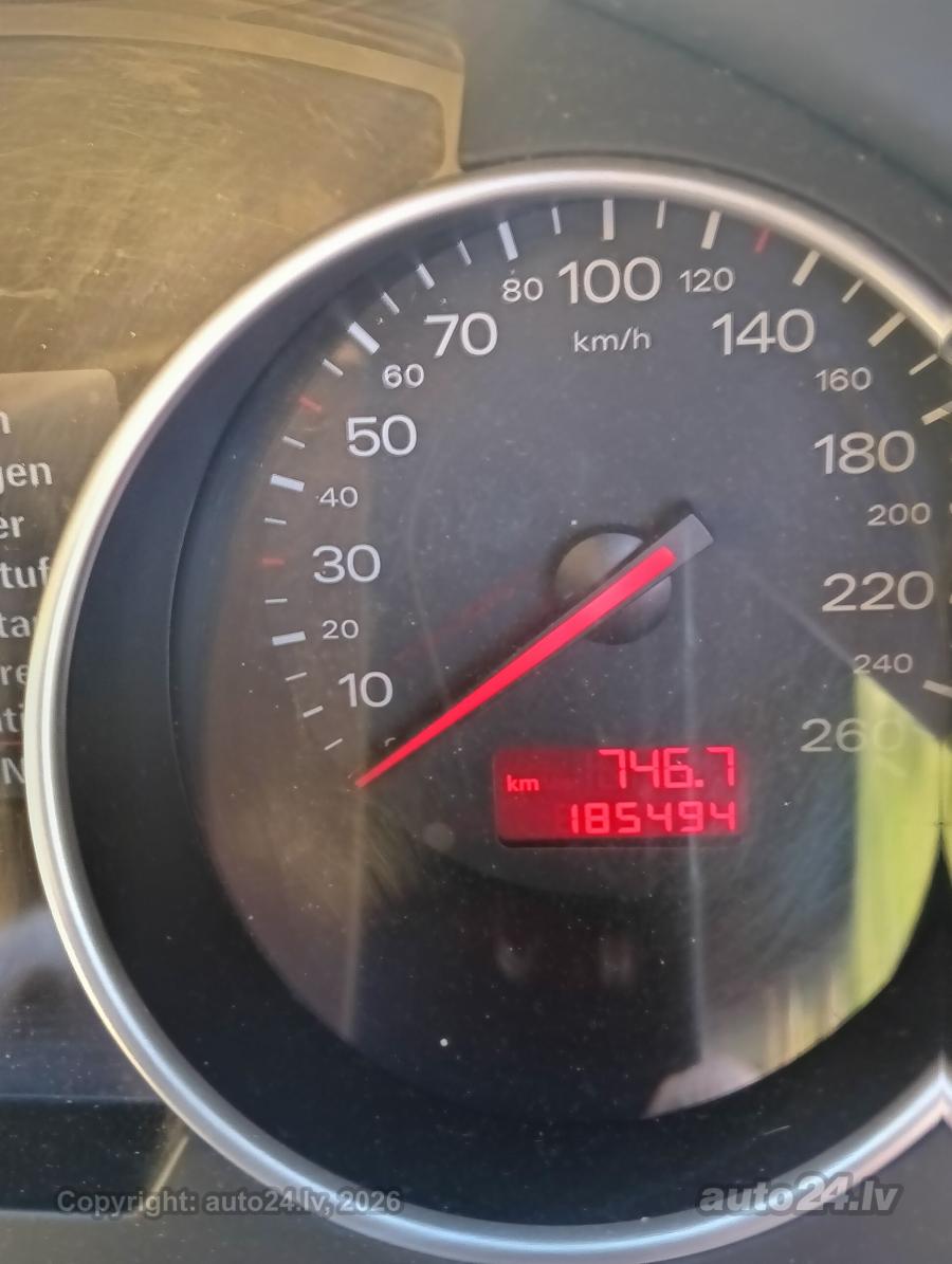 Black Audi A4 2004 in Tallinn, with an engine capacity of 2.50 L and mileage of 186 thousand km for 6600 €, photo 5 on AUTOMOTO.COM.LV