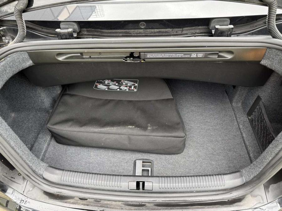 Black Audi A4 2006 in Vilnius, with an engine capacity of 1.78 L and mileage of 250 thousand km for 4999 €, photo 14 on AUTOMOTO.COM.LV