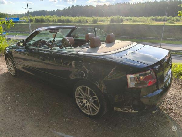 Melns Audi A4 2006 Viļņa, ar dzinēja tilpumu 3.20 L un nobraukumu 200 tūkst. km par 3250 €, foto 7 vietnē AUTOMOTO.COM.LV