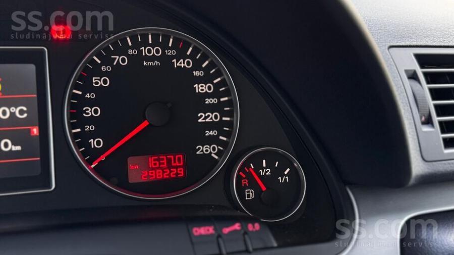 Melns Audi A4 2007 Ludza, ar dzinēja tilpumu 2.00 L un nobraukumu 300 tūkst. km par 2300 €, foto 4 vietnē AUTOMOTO.COM.LV