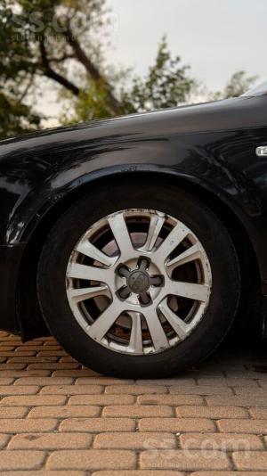 Melns Audi A4 2007 Ludza, ar dzinēja tilpumu 2.00 L un nobraukumu 300 tūkst. km par 2300 €, foto 10 vietnē AUTOMOTO.COM.LV