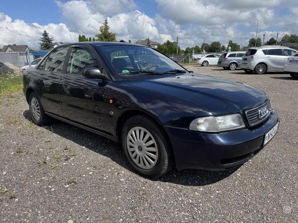 Melns Audi A4 1994 Kretinga, ar dzinēja tilpumu 1.78 L un nobraukumu 238 tūkst. km par 695 €, foto 1 vietnē AUTOMOTO.COM.LV