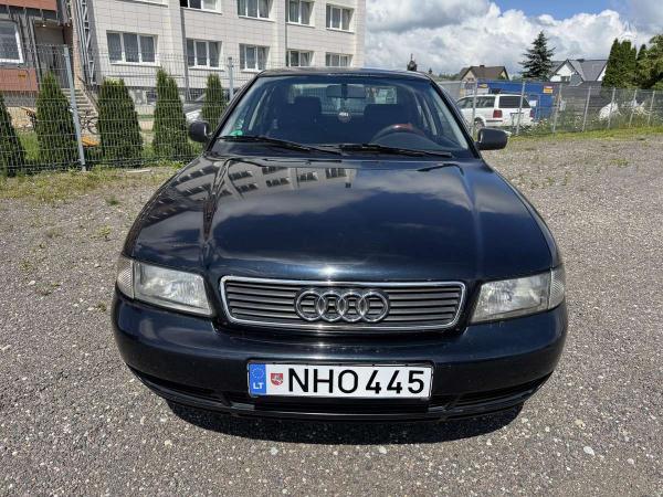 Melns Audi A4 1994 Kretinga, ar dzinēja tilpumu 1.78 L un nobraukumu 238 tūkst. km par 695 €, foto 3 vietnē AUTOMOTO.COM.LV